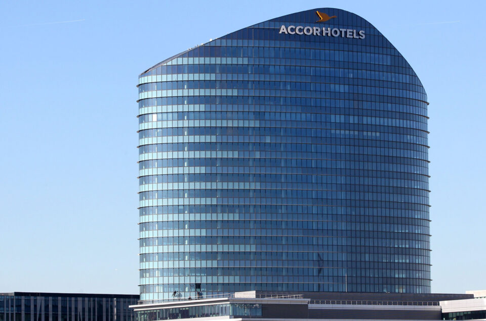 Tour Accor Hôtel | Jean-Philippe Corrigou - Designer lumière - Caribou ...